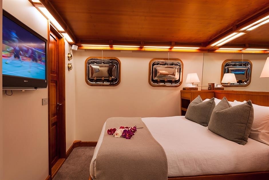 Yacht SOUTHERN CLOUD, Faenoe Yachtvaerft A/S | CHARTERWORLD Luxury ...